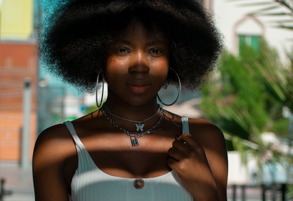 Elevate Your Look With These 11 Pearl Earrings - Yoper