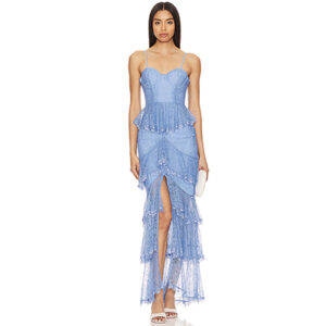 12 Gorgeous Blue Prom Dresses That Will Steal The Spotlight - Yoper